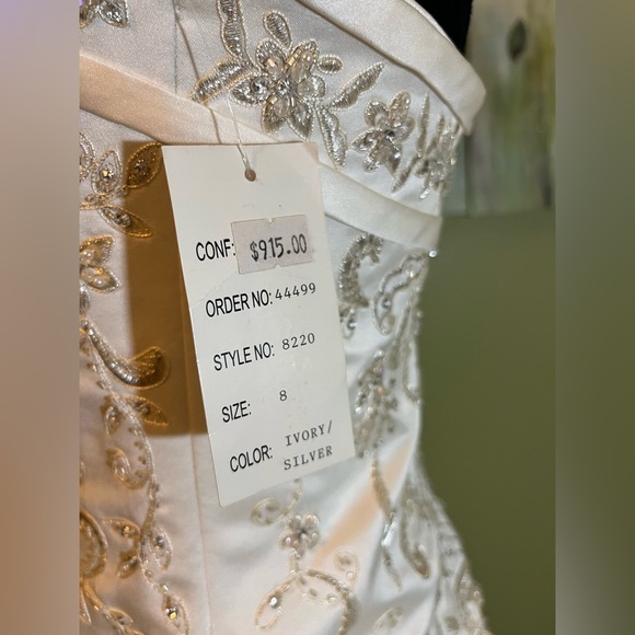 DaVinci | Dresses | Princess Wedding Gown With A Sleeveless Bodice ...